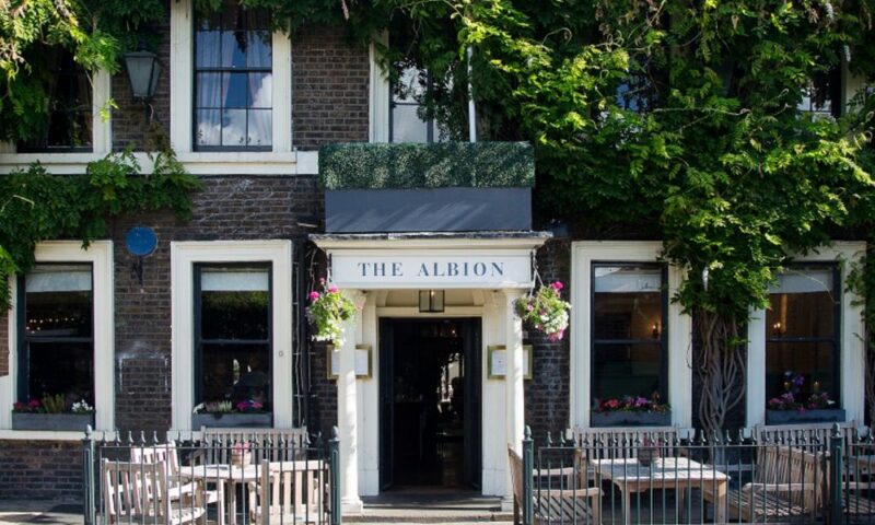 8 Gorgeous London Pubs to Visit | Love and London